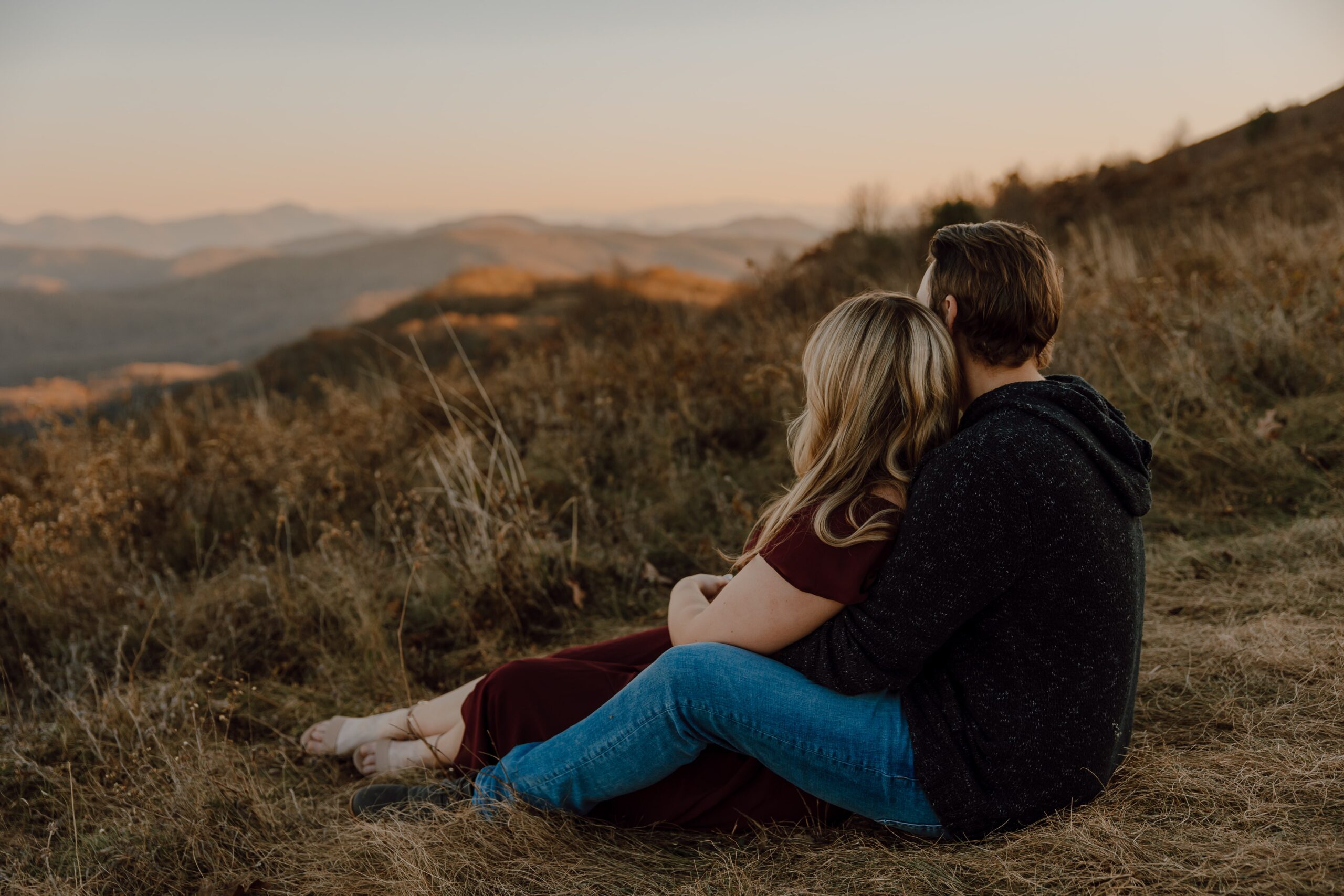 Passionate Engagement Photoshoot at Max Patch Mountain | K&R