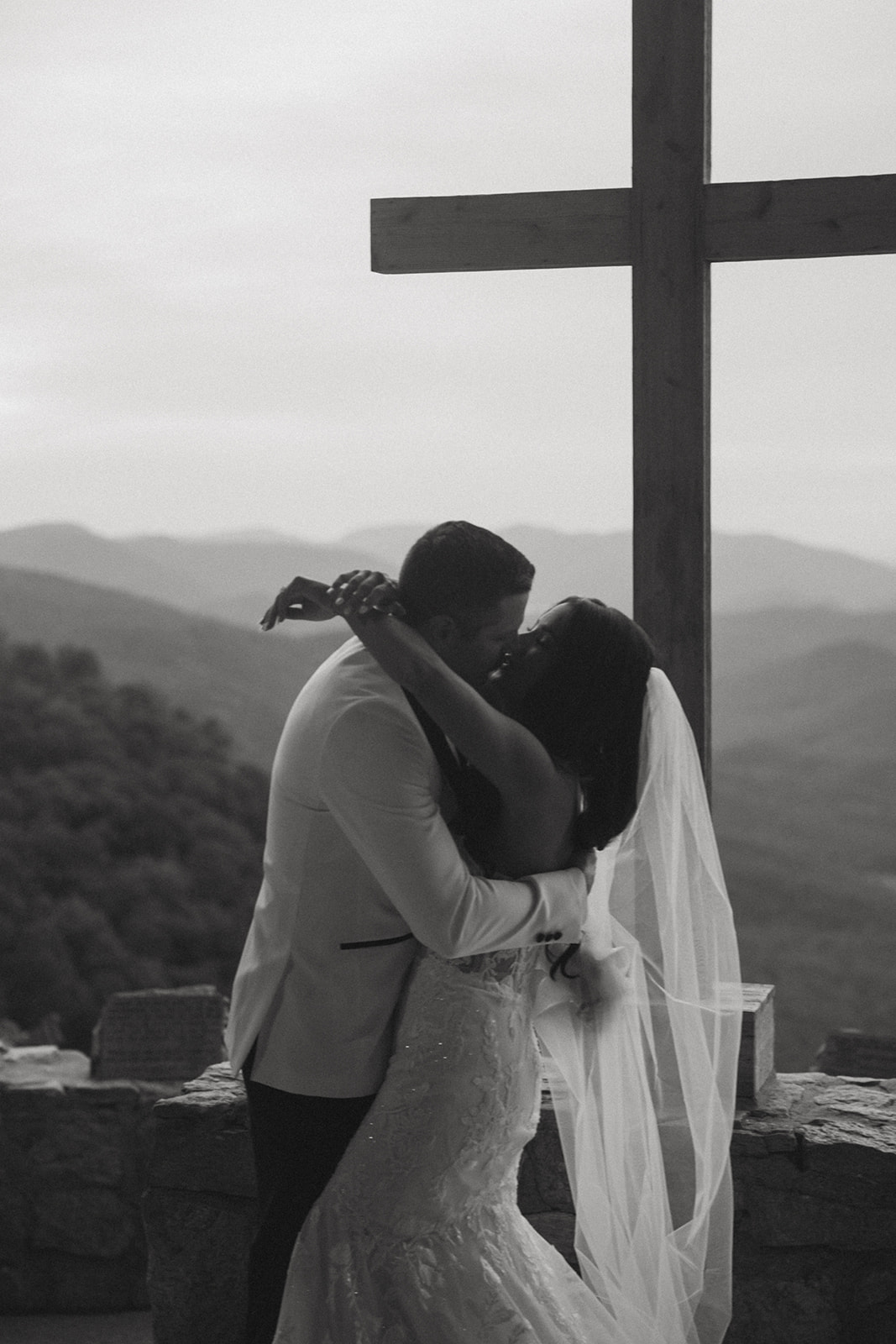 How to Plan Your Dream Wedding at Pretty Place Chapel