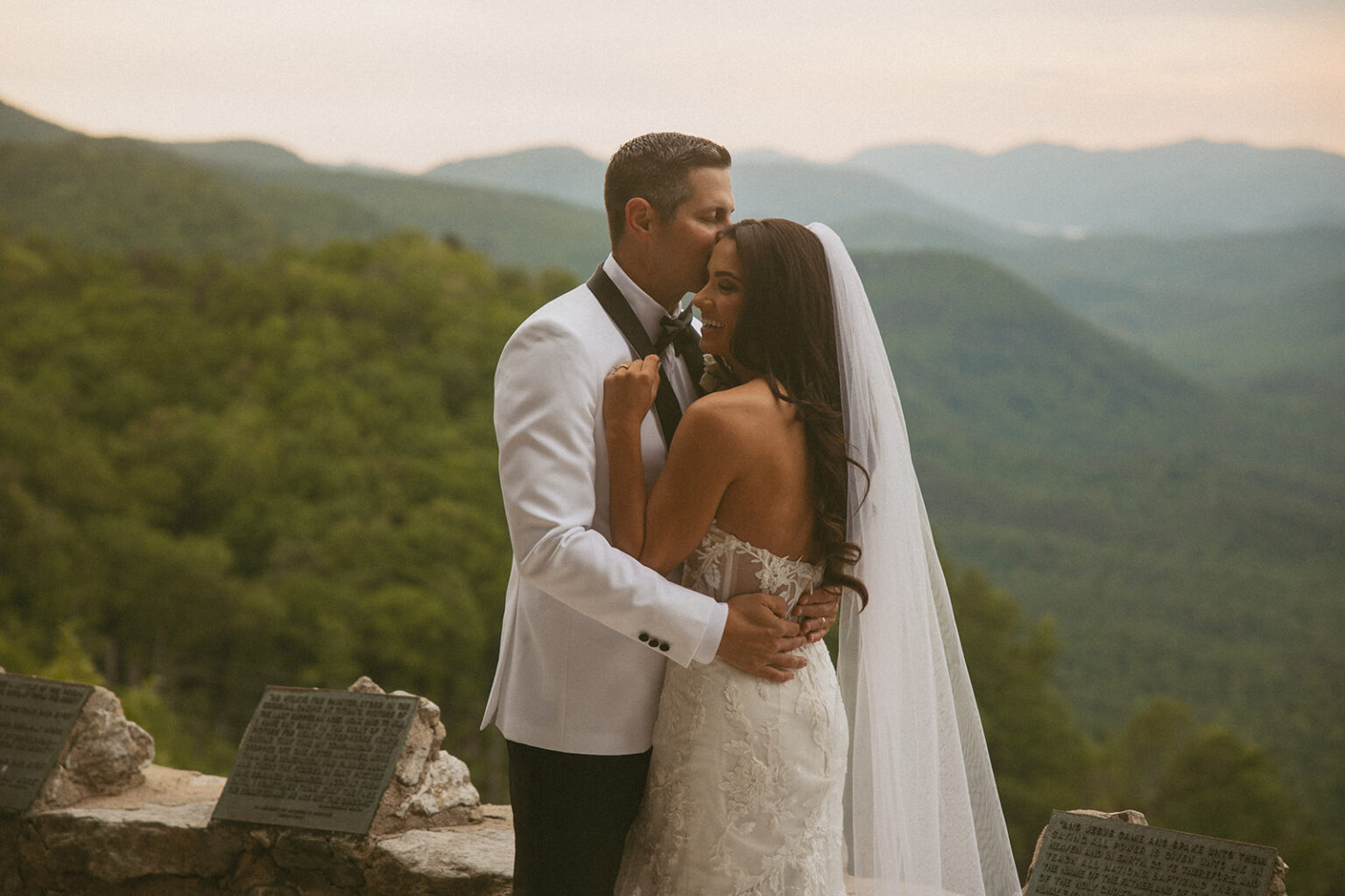 How to Plan Your Dream Wedding at Pretty Place Chapel