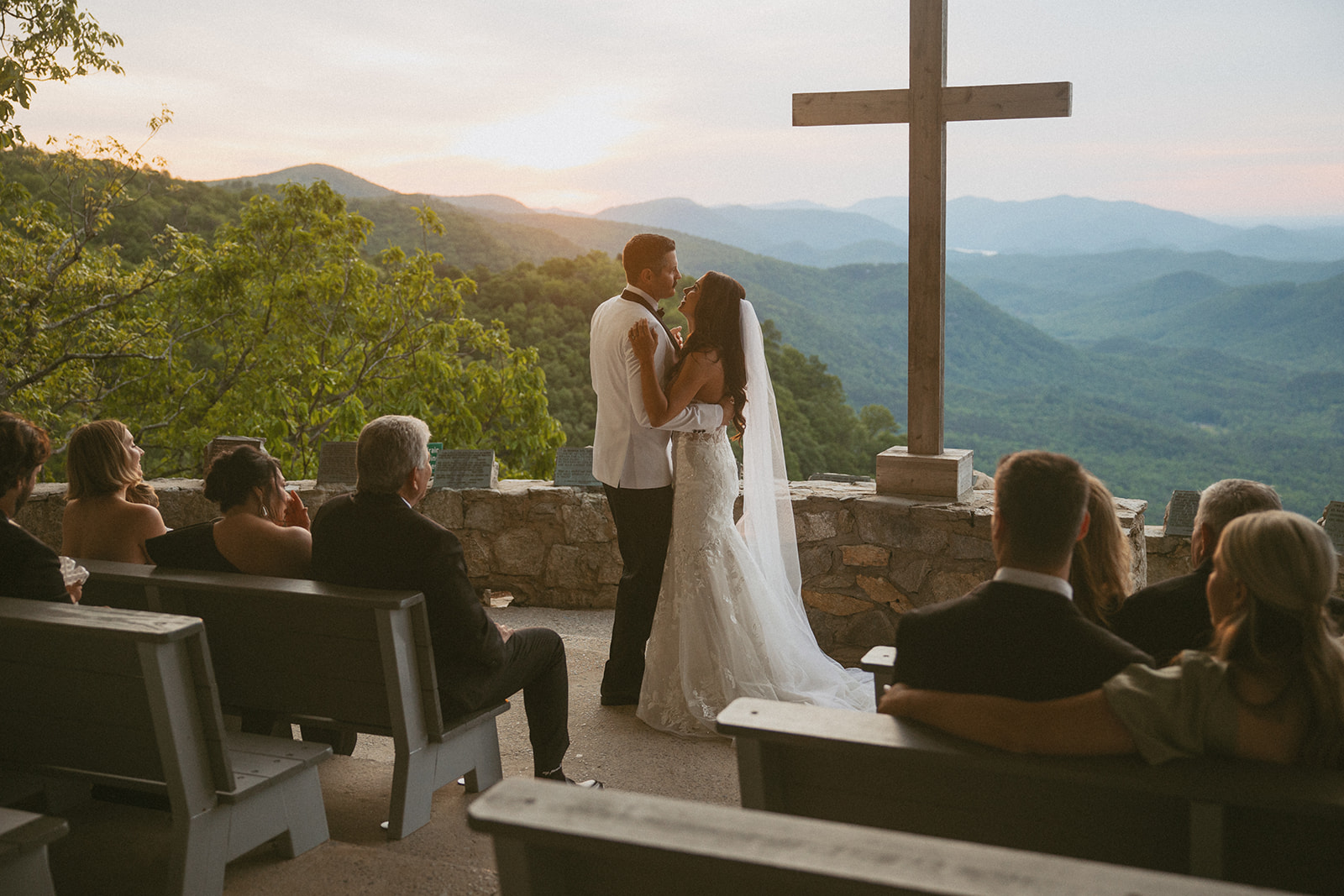How to Plan Your Dream Wedding at Pretty Place Chapel