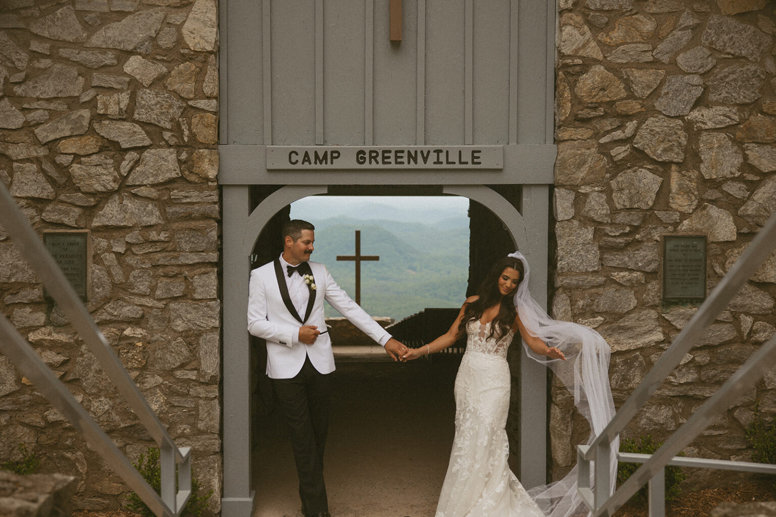 How to Plan Your Dream Wedding at Pretty Place Chapel