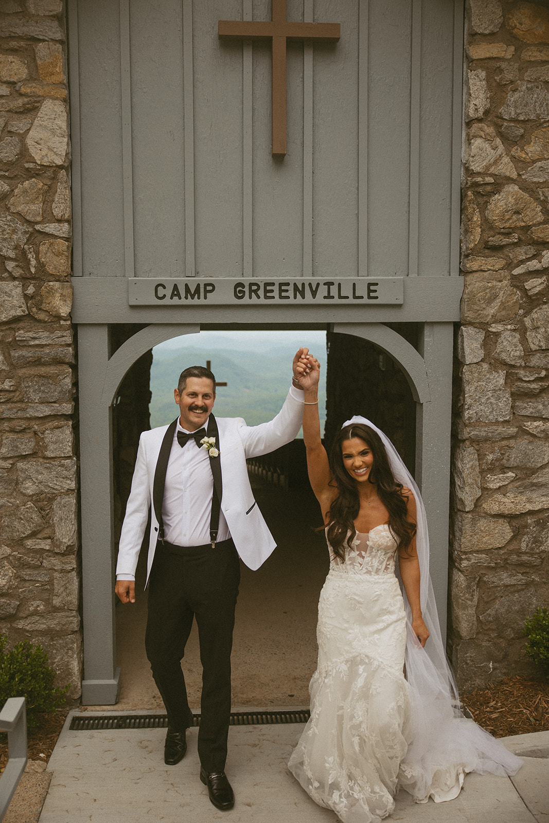 How to Plan Your Dream Wedding at Pretty Place Chapel