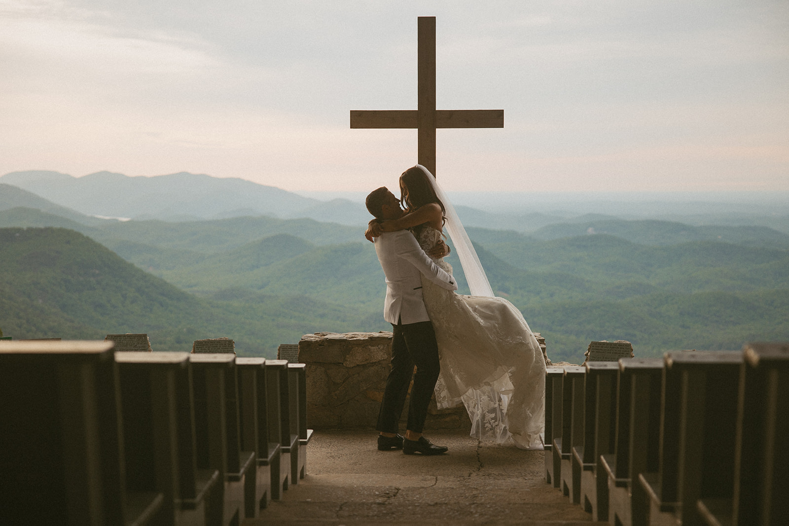 How to Plan Your Dream Wedding at Pretty Place Chapel